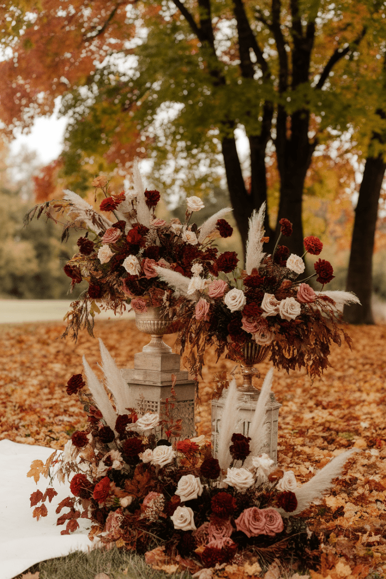 16 Gorgeous Ways to Style an Outdoor Fall Wedding Ceremony ...